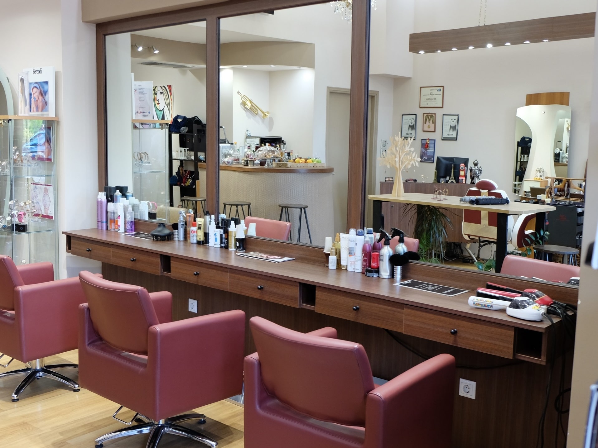 Κομμωτήρια Πειραιάς | Jacklin & Mike Κομμωτήριο στον Πειραιά